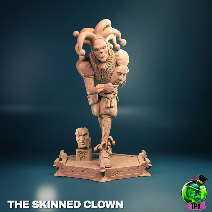 The Skinned Clown – Horror Jester Miniature & Bust – Dungeon Master Minis